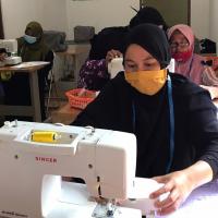 Alumni Kursus Menjahit Arutmin Jadi Instruktur | Arutmin